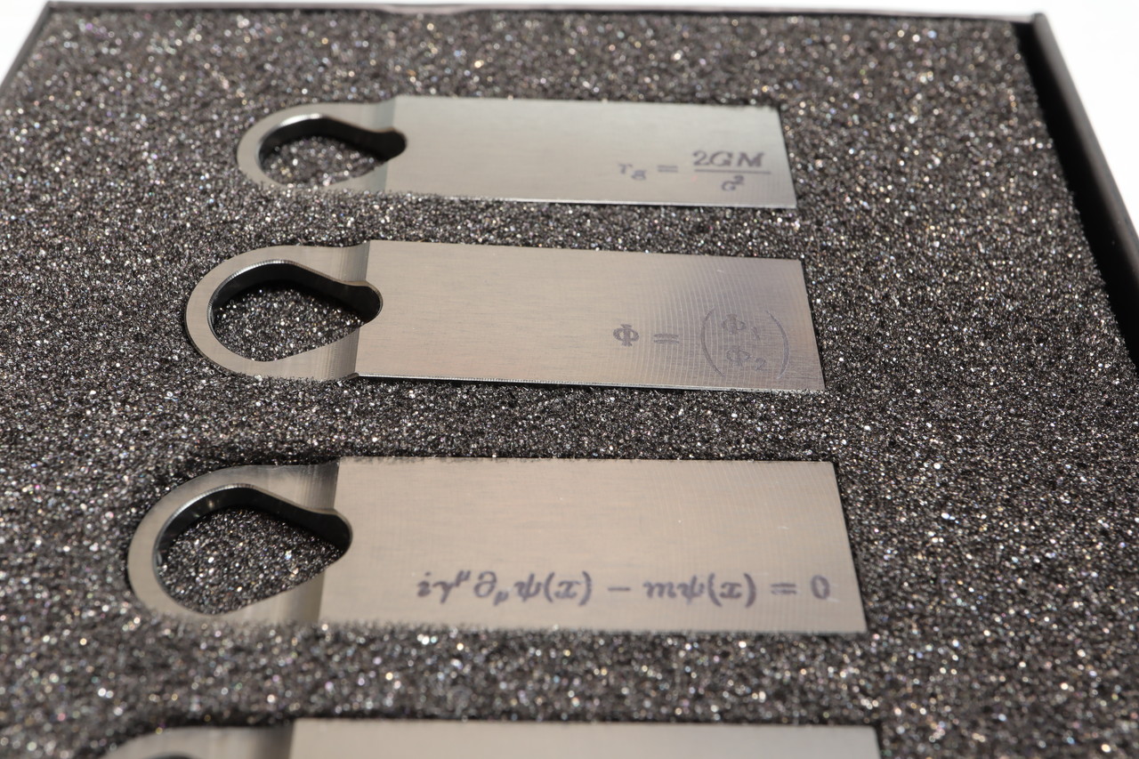 DEATH STRANDING Qpid (ネックレス) 製品紹介 | Re:Restoration